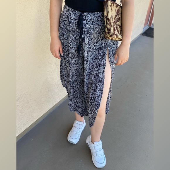 En Creme | Pants & Jumpsuits | En Crme Paisley Print Bohemain Open Leg ...